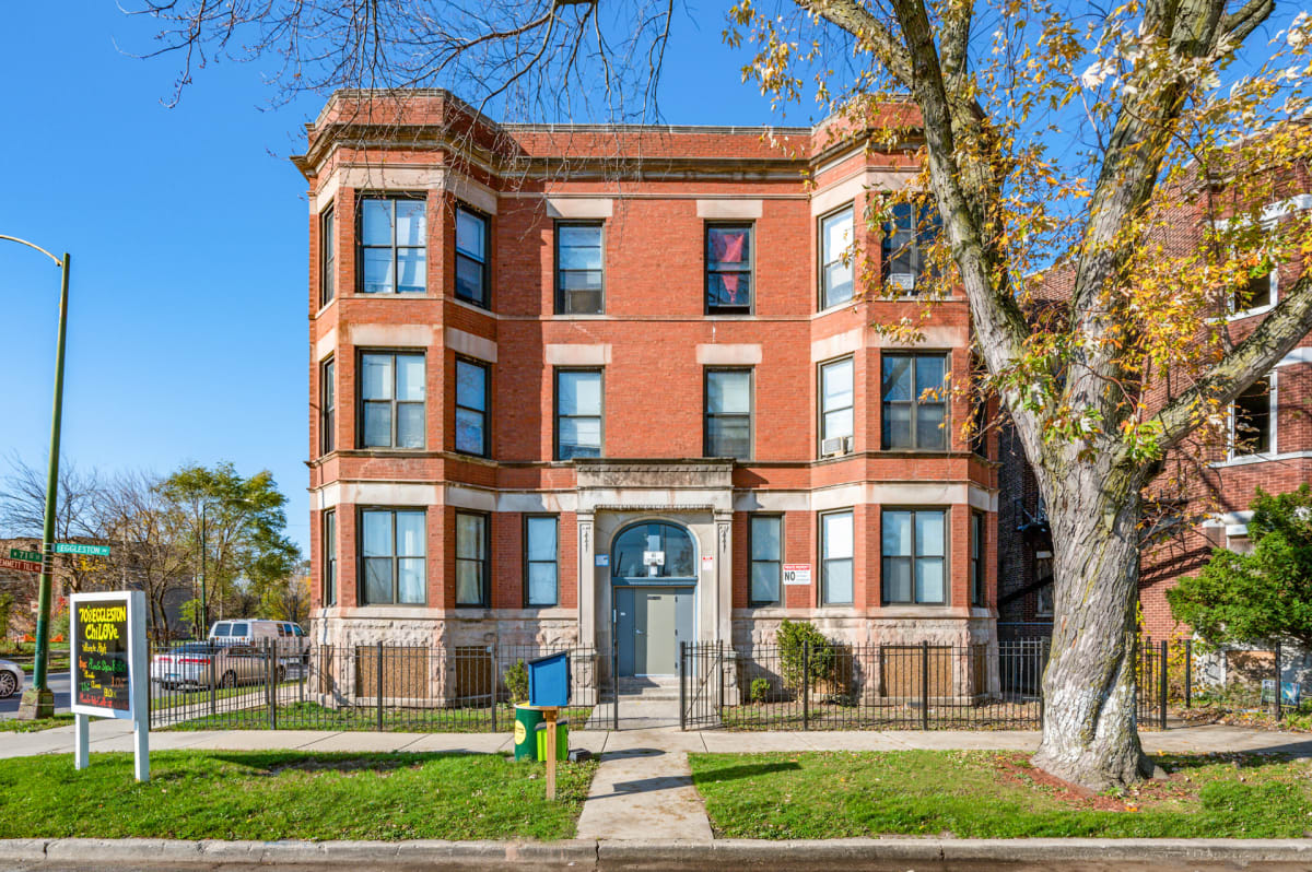 Five T Management, Inc. | Apartments in Chicago, IL | RENTCafe