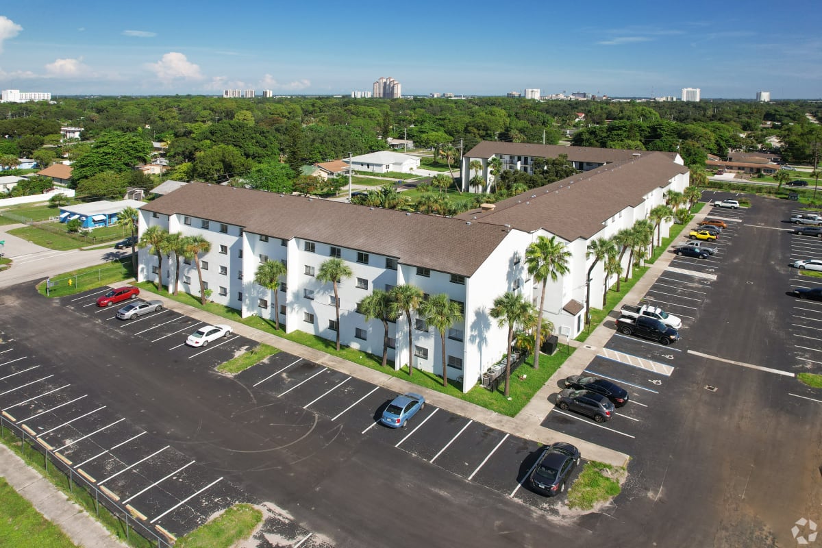 Photos and Video of The Meridian at 2825 in Fort Myers, FL