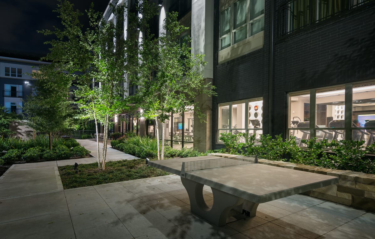 Preston Hollow Apartments in North Dallas TX | Everra Midtown Park