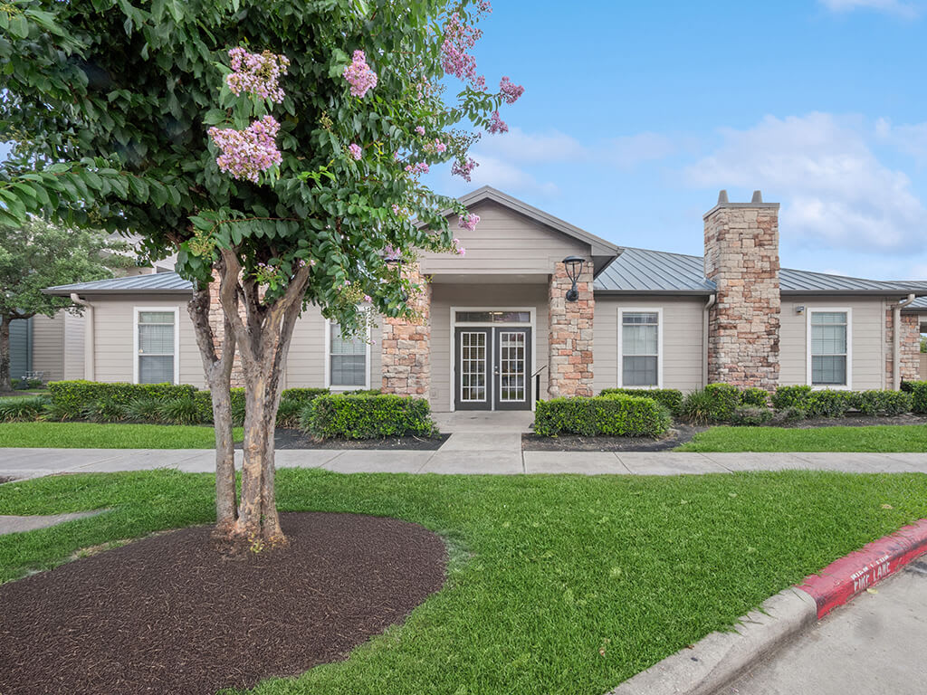 Photos of Fallbrook Ranch Apartments | Affordable Living in Houston TX