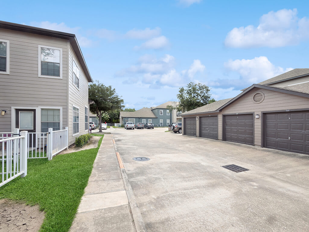 Photos of Fallbrook Ranch Apartments | Affordable Living in Houston TX