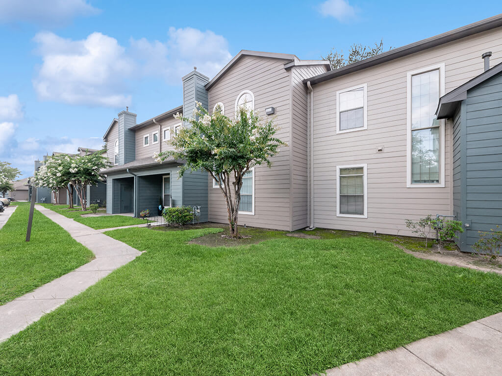 Photos of Fallbrook Ranch Apartments | Affordable Living in Houston TX