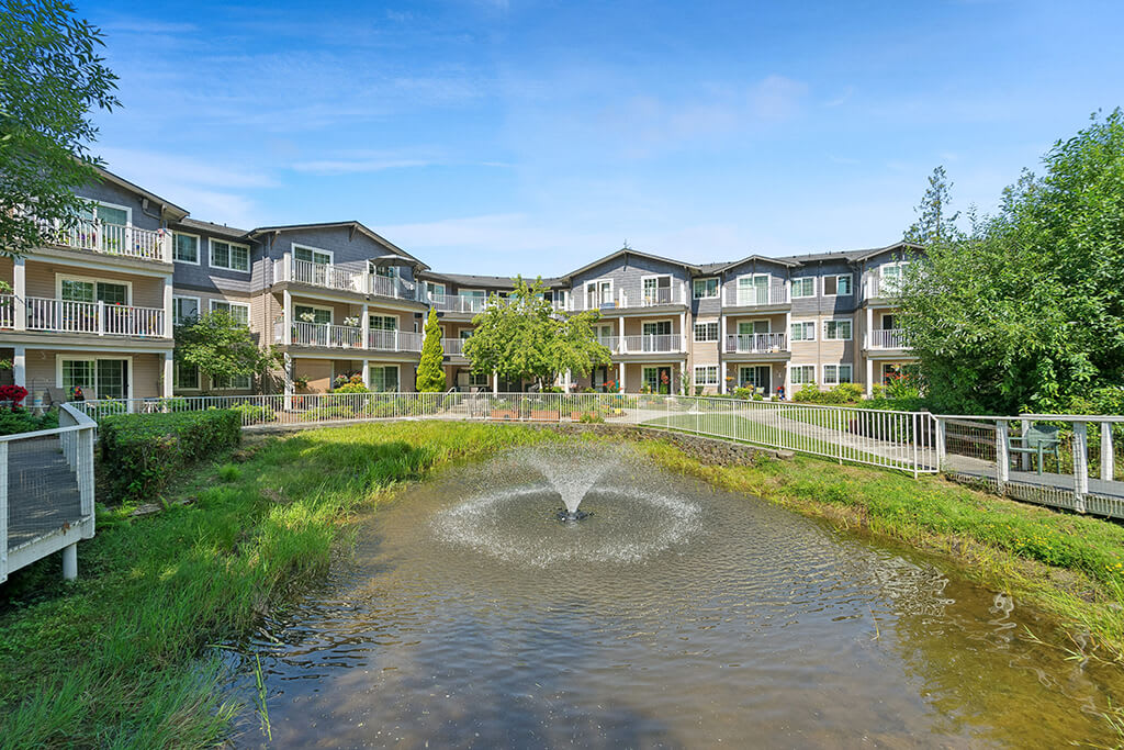 Woodlands at Forbes Lake Senior Apartments | Kirkland Apartments for Rent
