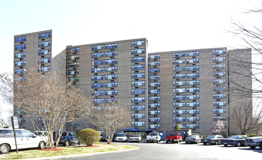 Photos and Video of Summit Towers Apts GP LLC in Knoxville, TN