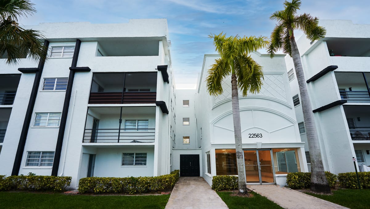 Photos and Video of The Luxe at Boca in Boca Raton, FL