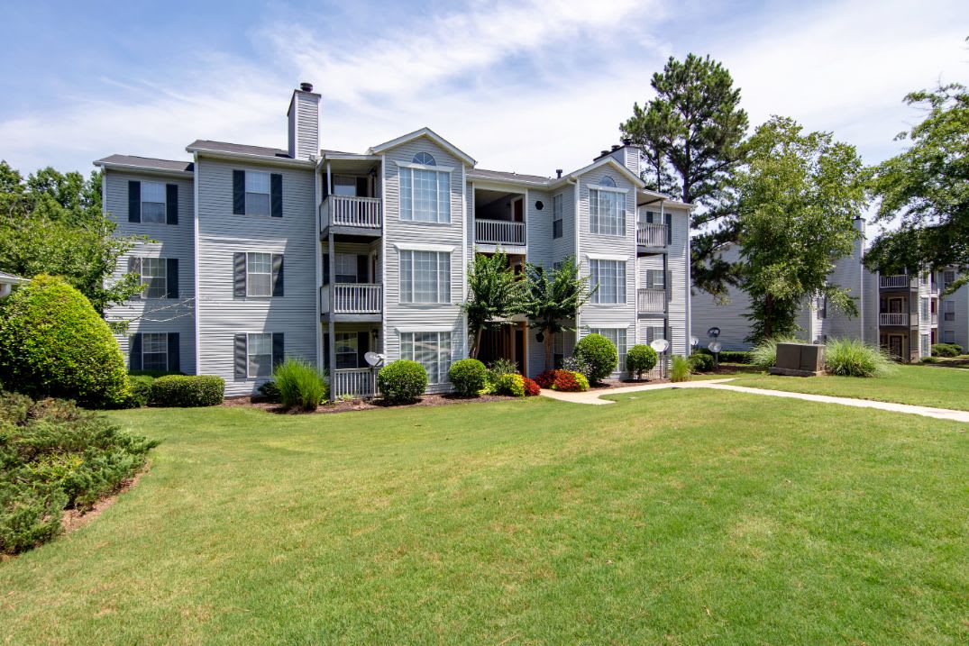 Photos and Video of Sutter Lake Apartments in Riverdale, GA