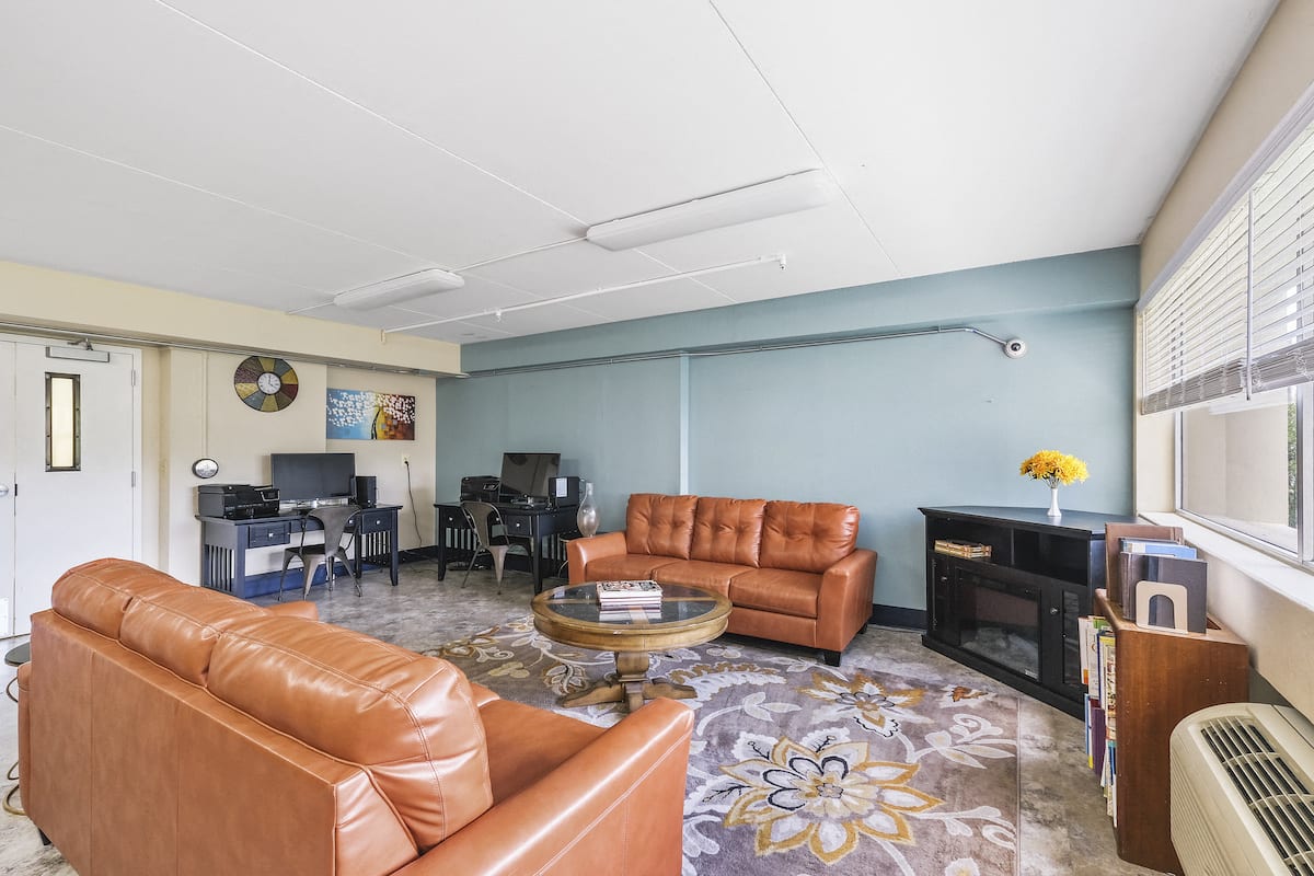 Photos of Sundale Manor Apartments in Jacksonville, FL