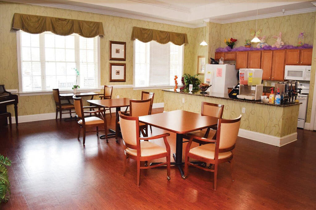 Assisted Senior Living in Midlothian, VA | Spring Arbor Living