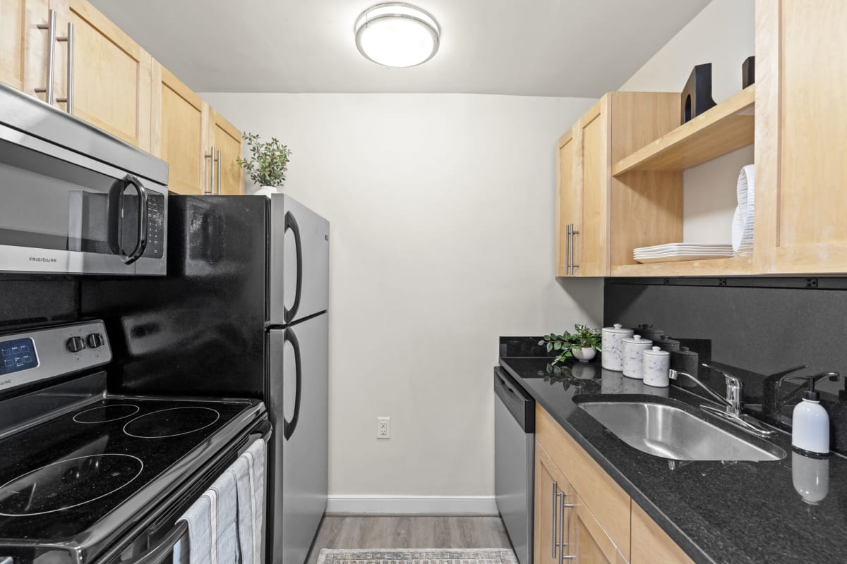 Photos and Video of Atrium Lofts at Cold Storage Apartments in Richmond, VA