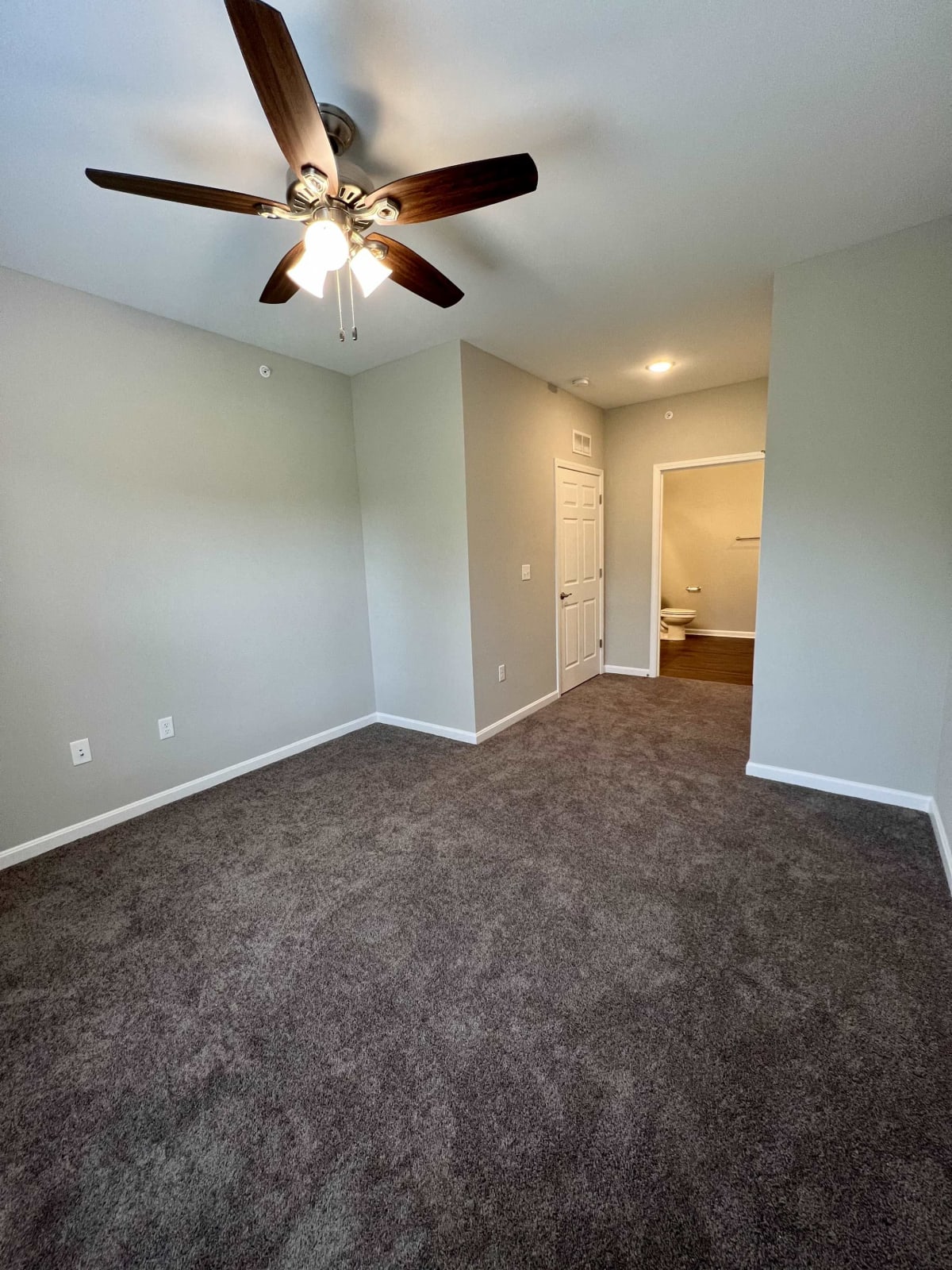 Photos and Video of Cardinal Ridge Apartments in Simpsonville, KY