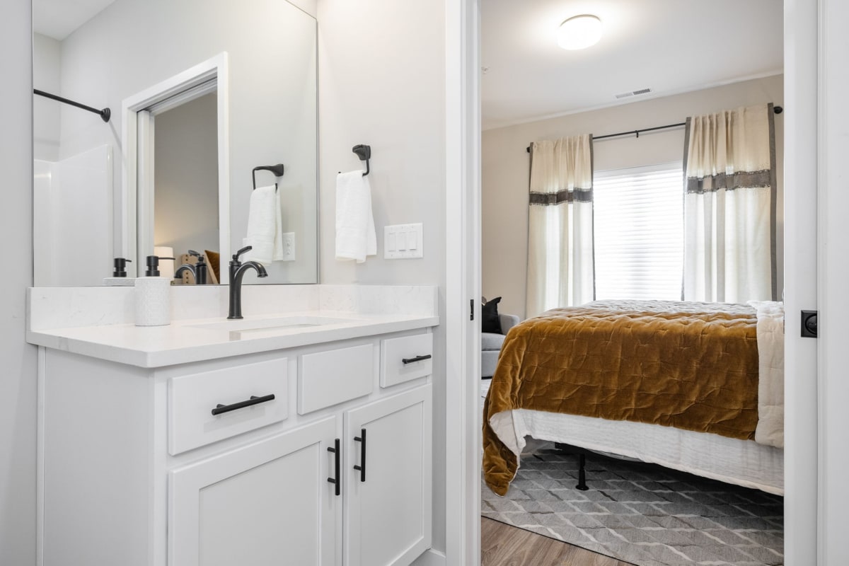 Photos and Video of Thompson Square Apartments in Jeffersonville, IN