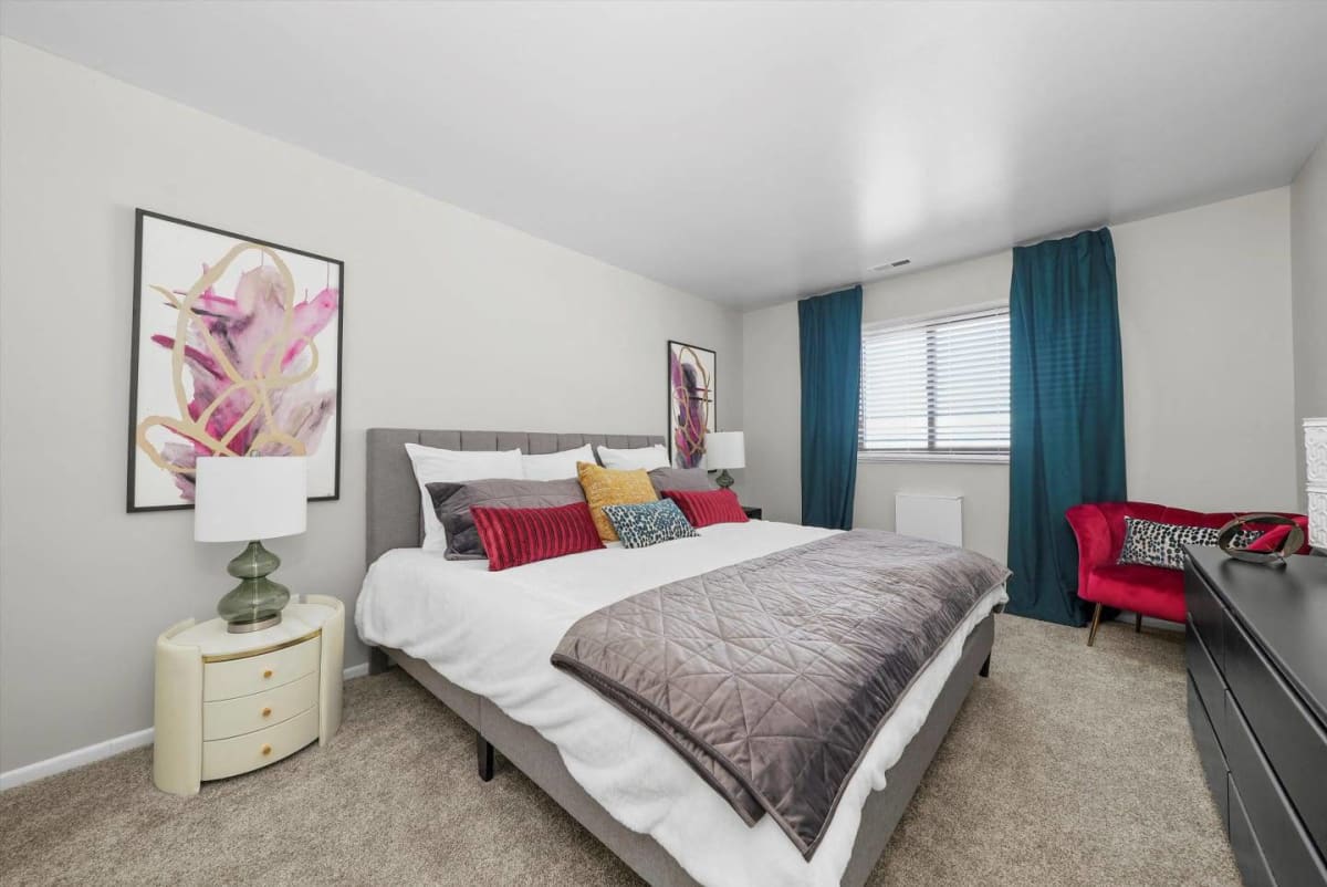 Photos and Video of Whitcomb Terrace Apartments in Merrillville, IN