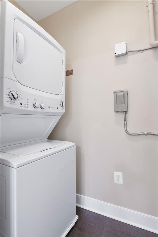 Photos and Video of Lerner Windmill Parc in Dulles, VA