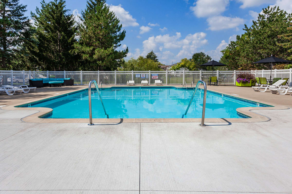 Apartments for Rent in Sterling Heights | Sterling Lake