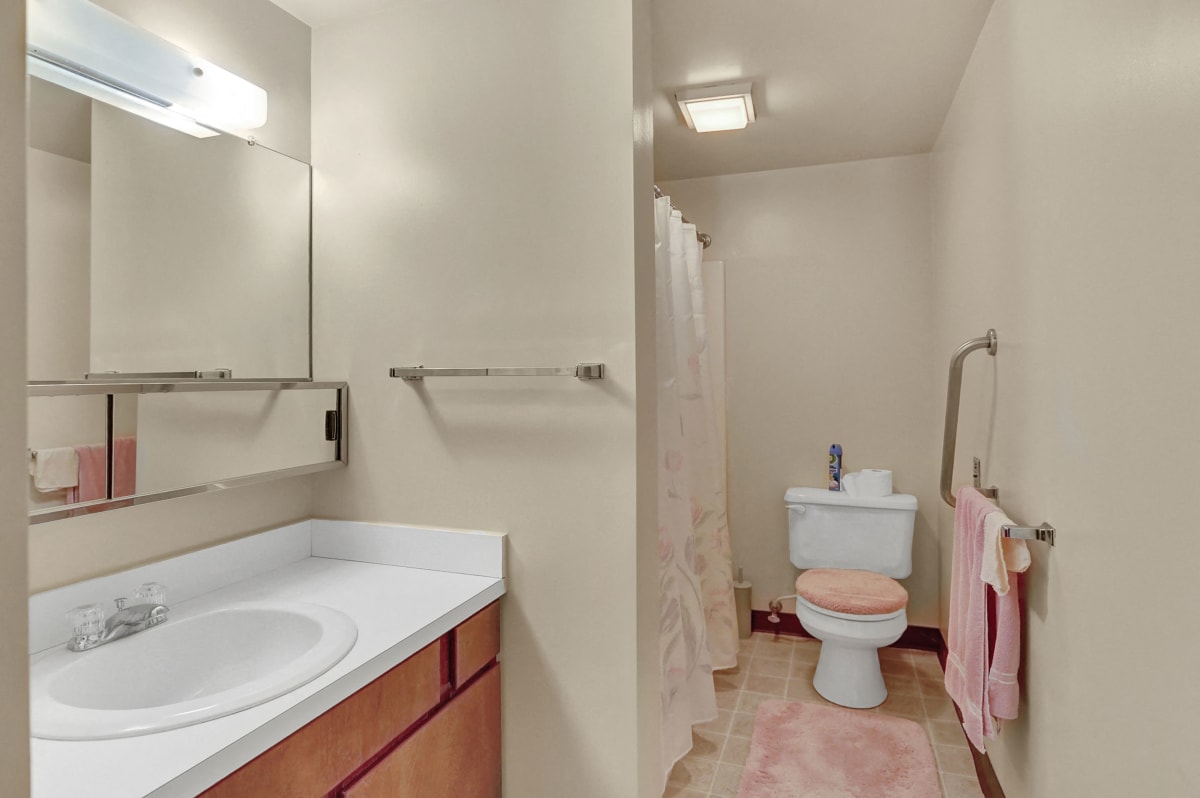 Apartments in Avis, PA| Oak Grove Gardens Apartments | Photos