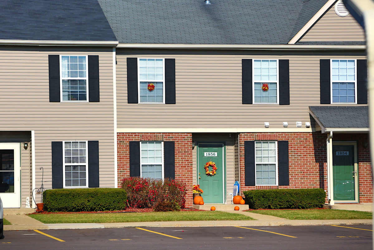 Photos and Video of Willow Ponds Apartments in Lansing, MI