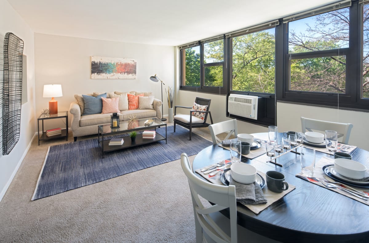 South Commons Apartments for Rent | Eden Commons