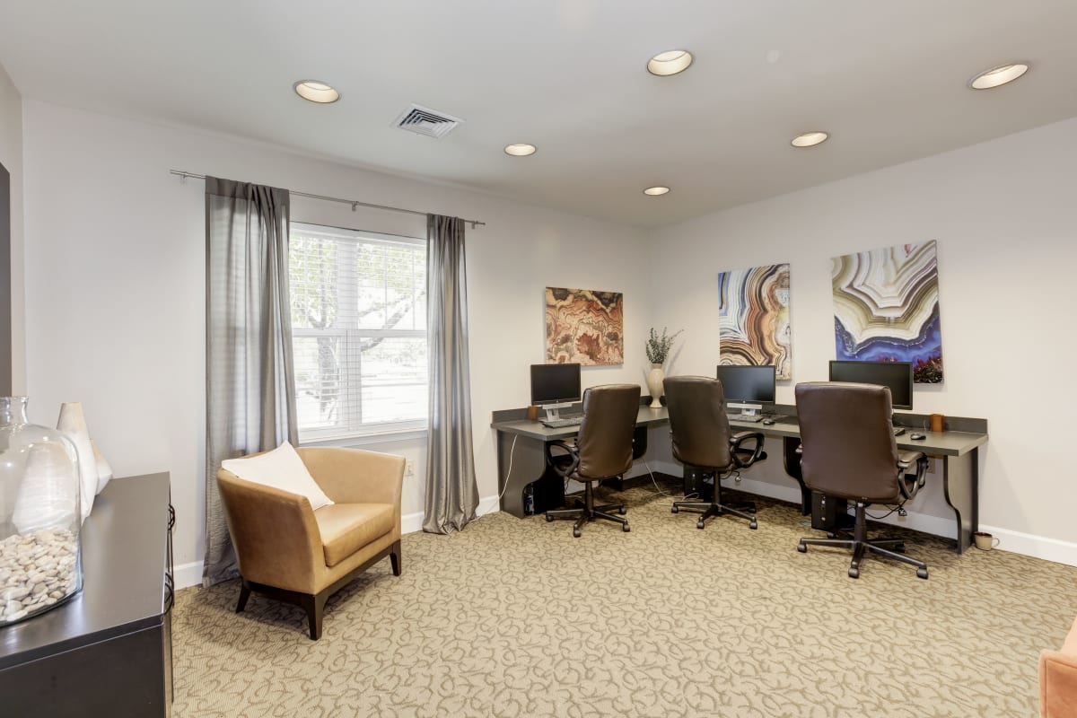 Springfield Apartments for Rent | Springfield Crossing