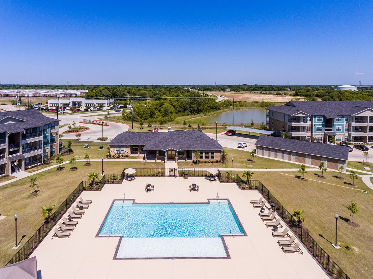 Photos and Video of Crenshaw Grand in Pasadena, TX