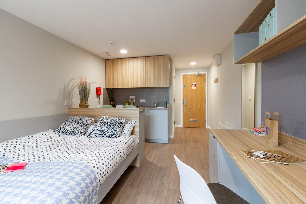 Available Rooms to Rent in Coventry at Gulson Gardens