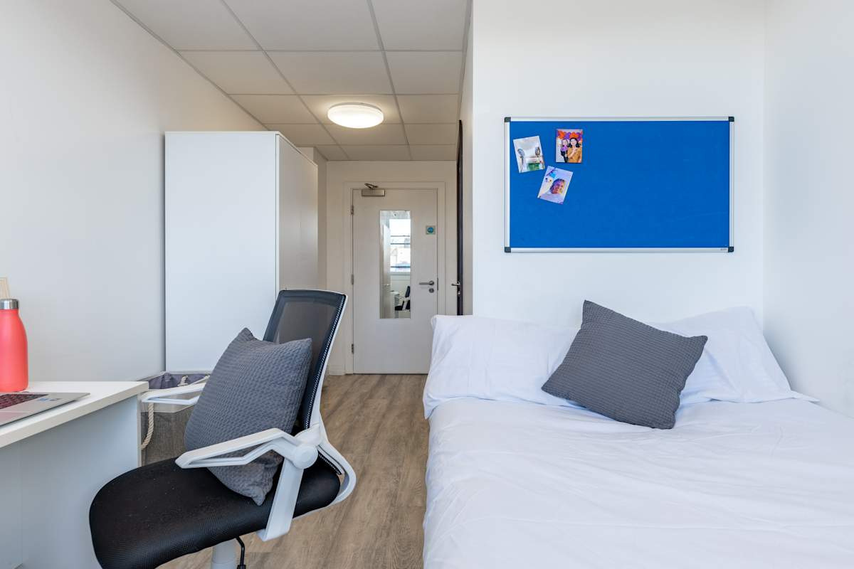 MyPad Paisley | Room Details