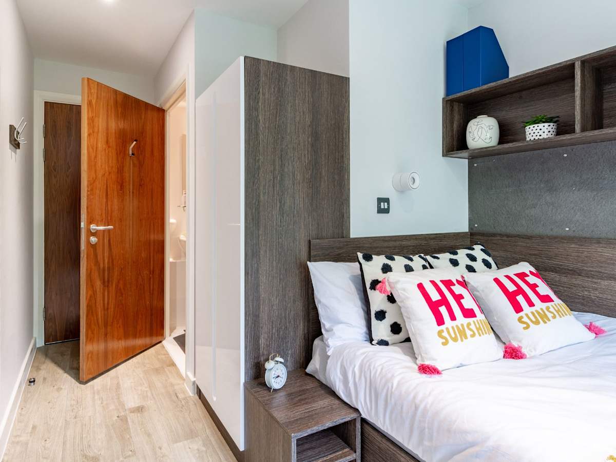Available Rooms to Rent in Exeter at Cricket Field Court