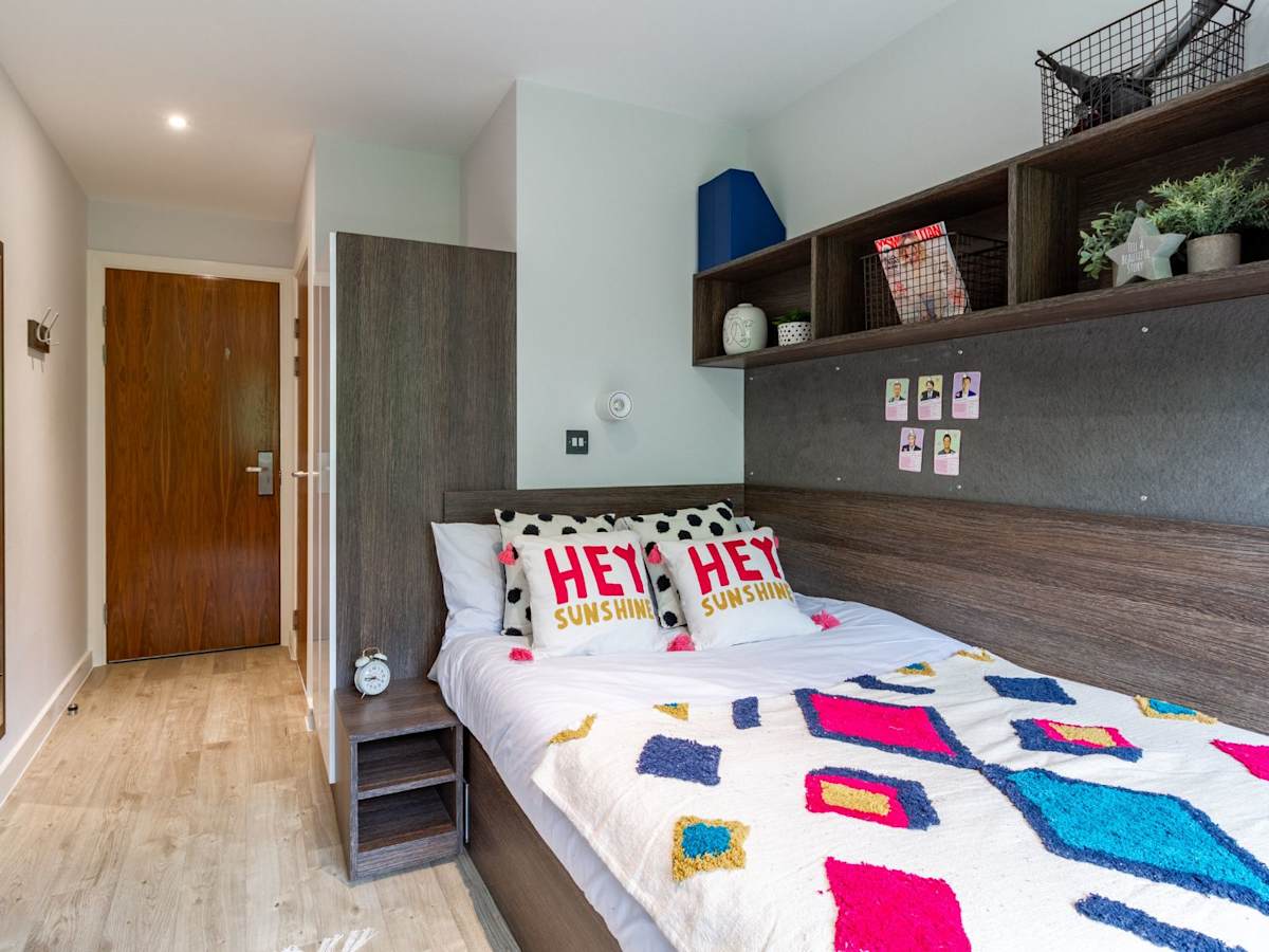 Available Rooms to Rent in Exeter at Cricket Field Court
