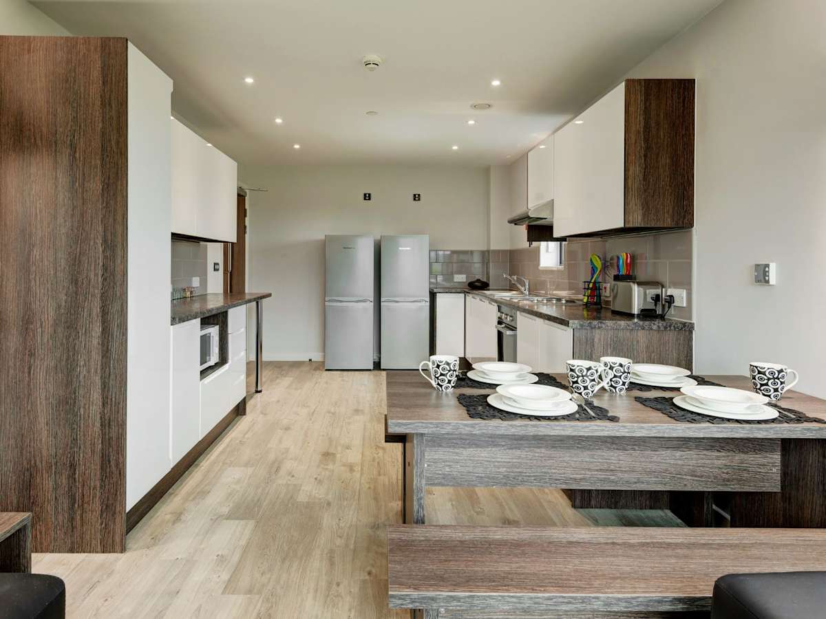 Available Rooms to Rent in Exeter at Cricket Field Court