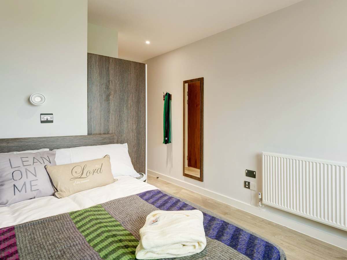 Available Rooms to Rent in Exeter at Cricket Field Court