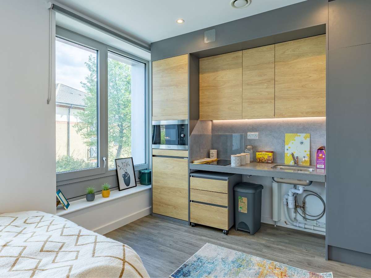 Available Rooms to Rent in London at Great Court