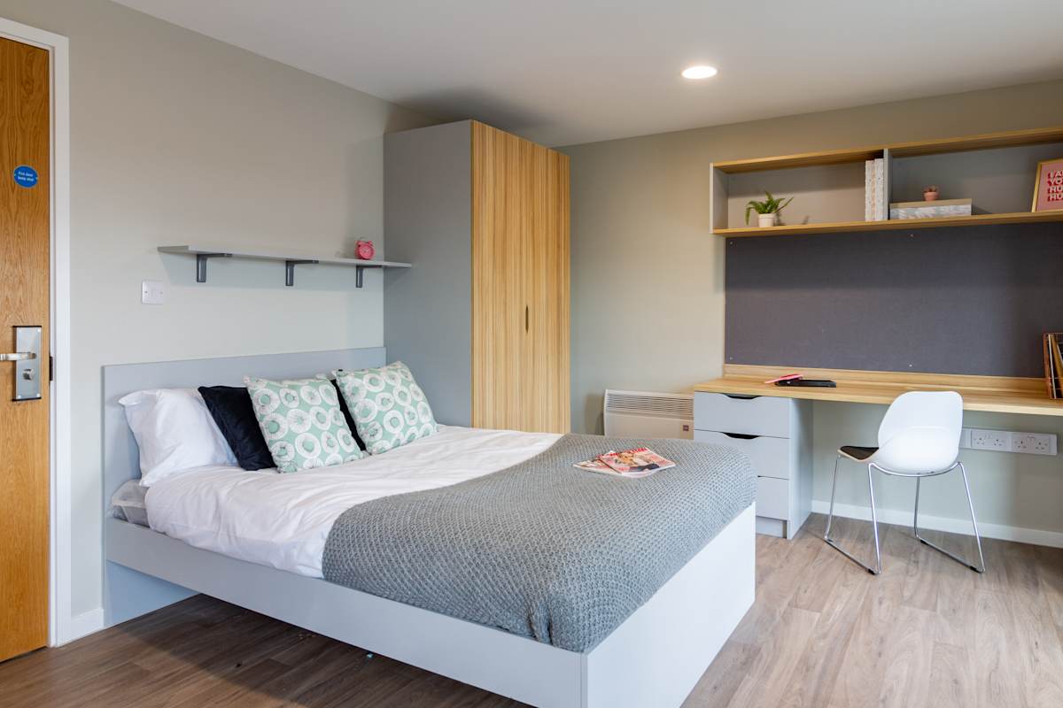 Available Rooms to Rent in Coventry at Gulson Gardens