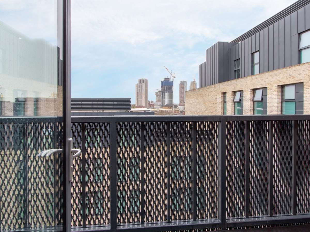 Available Rooms to Rent in London at Spring Mews The Apartments