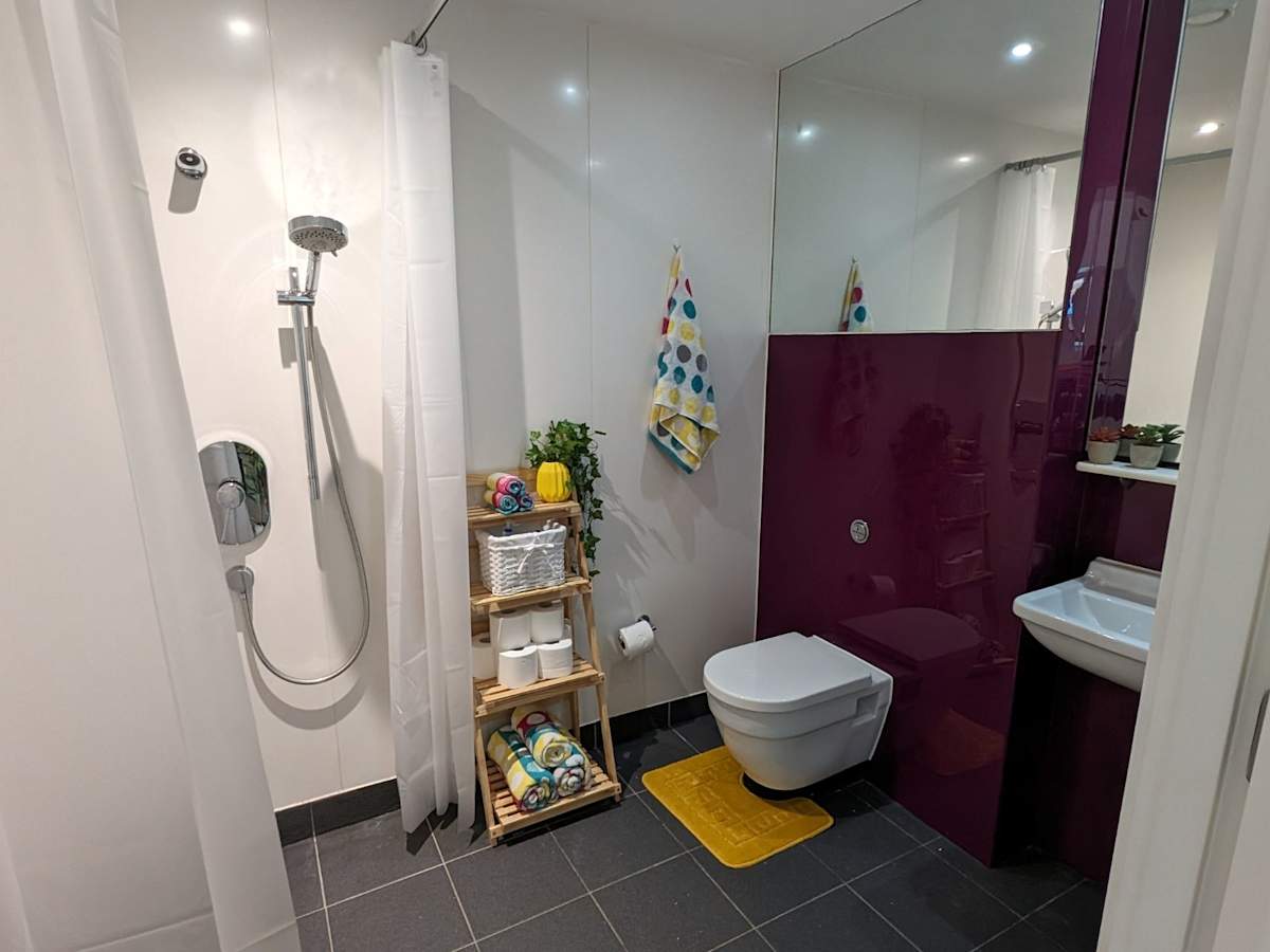 Available Rooms to Rent in London at Spring Mews