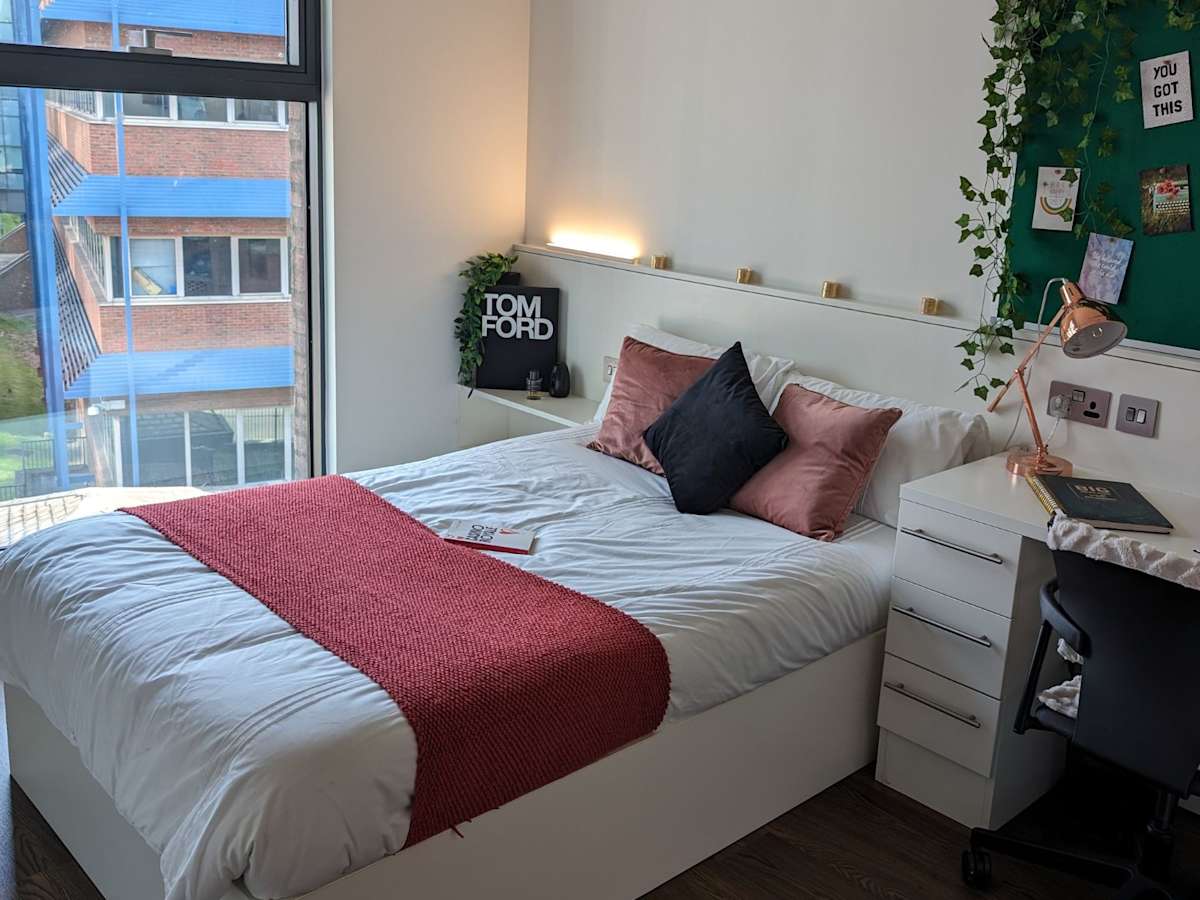 Available Rooms to Rent in London at Spring Mews