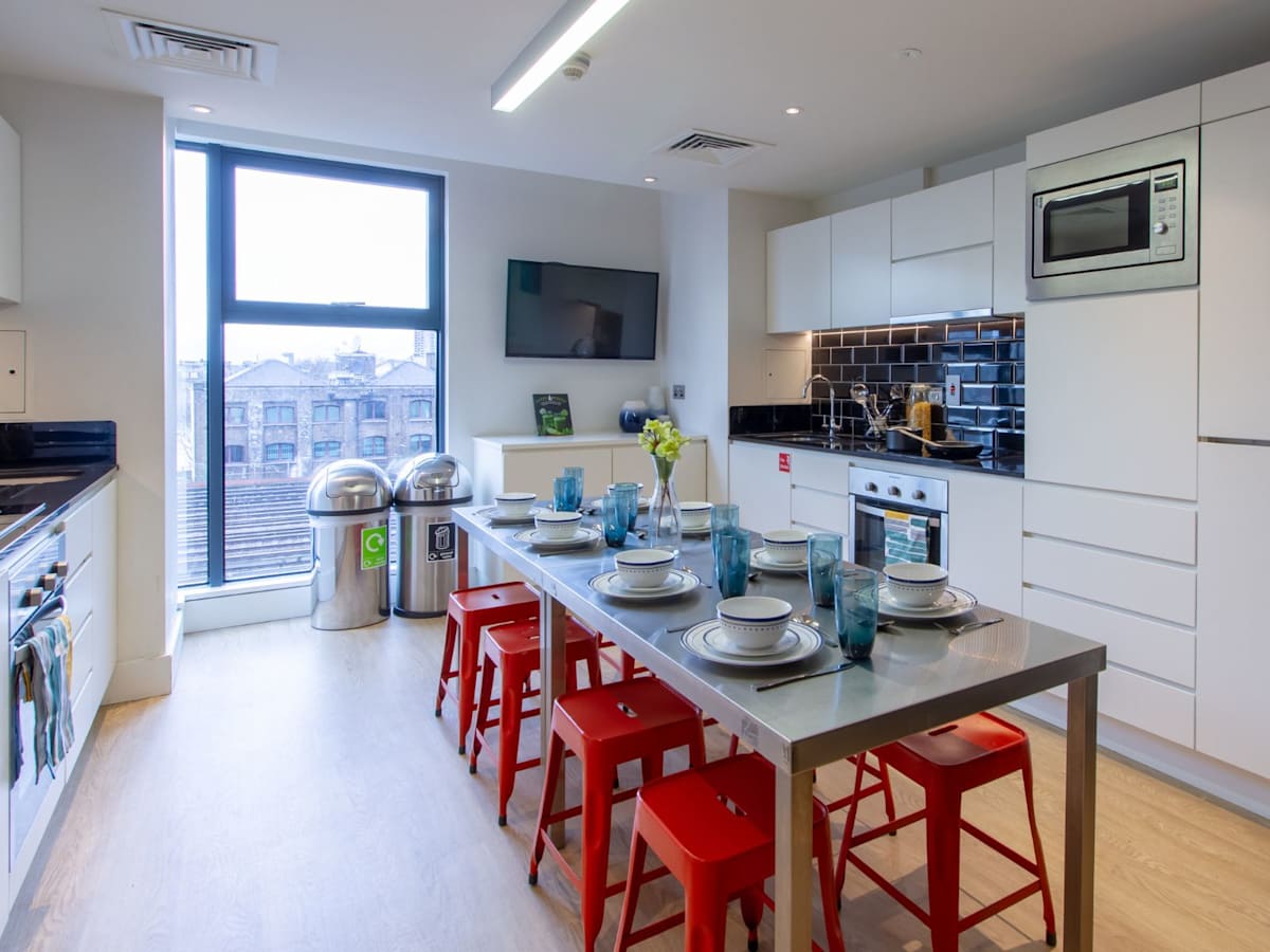 Available Rooms to Rent in London at Spring Mews