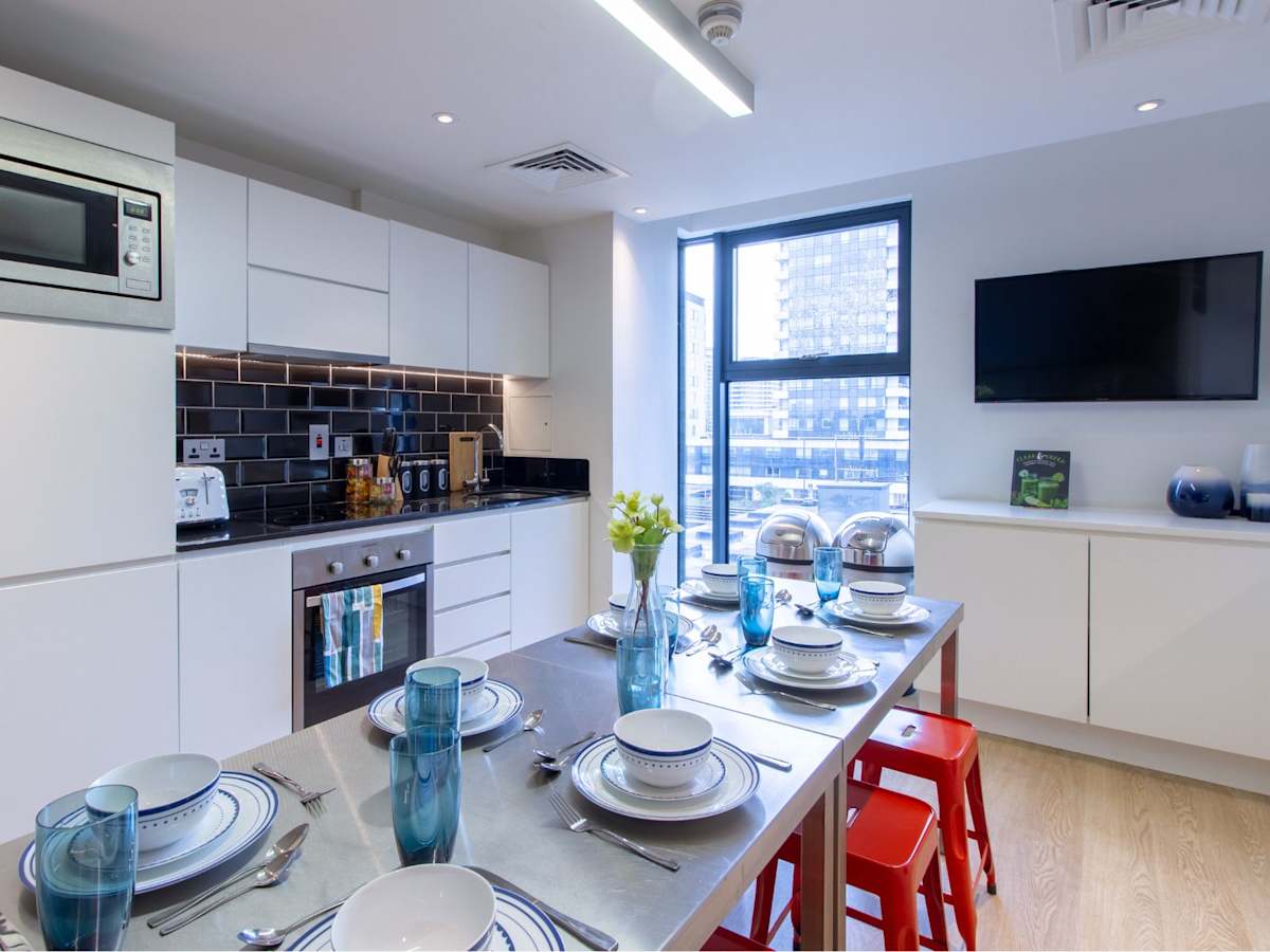 Available Rooms to Rent in London at Spring Mews