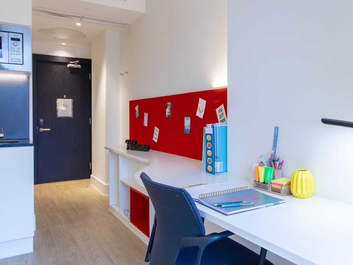 Available Rooms to Rent in London at Spring Mews