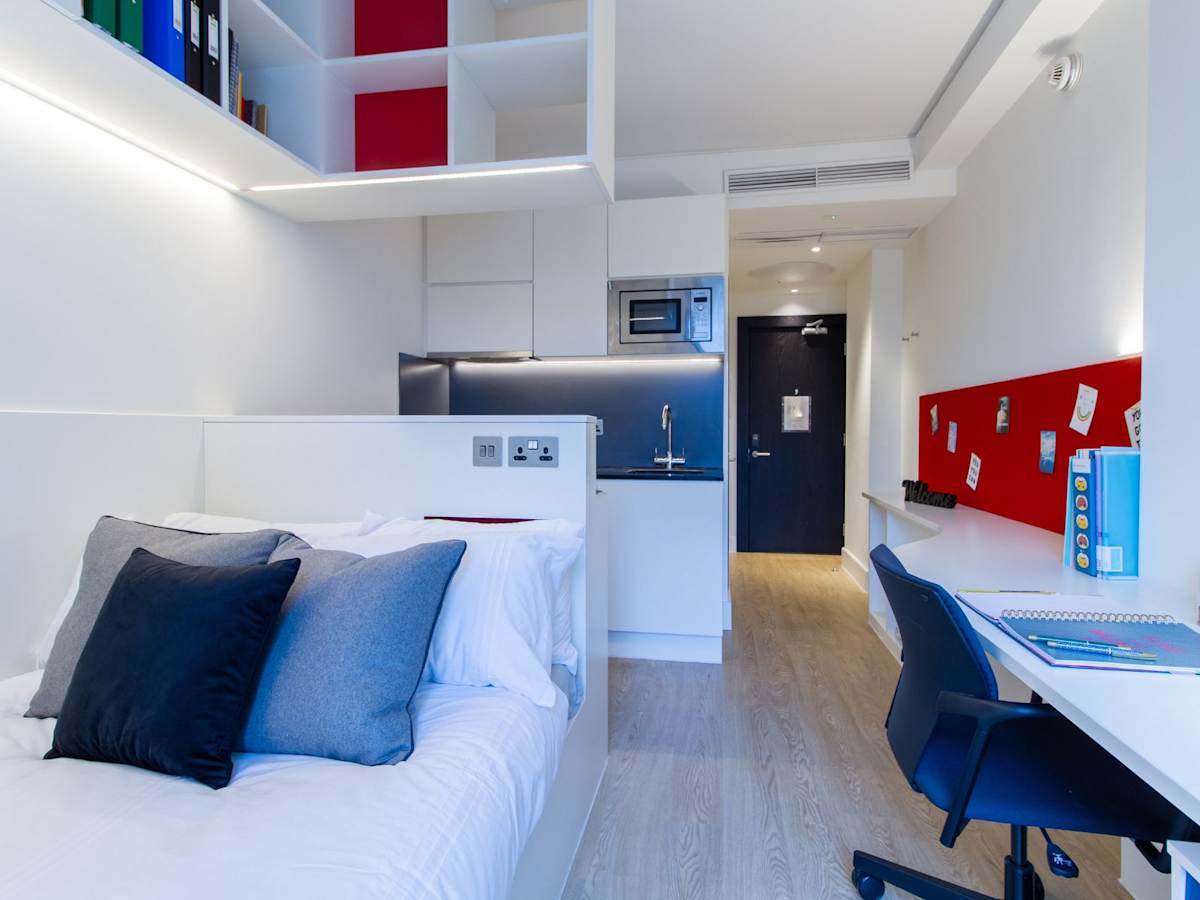 Available Rooms to Rent in London at Spring Mews