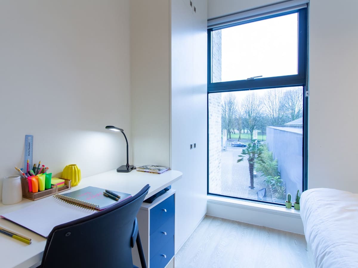 Available Rooms to Rent in London at Spring Mews