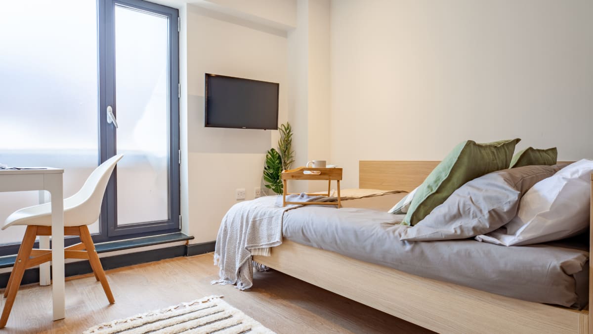 Photos and Video of The Gorge in Exeter | The Gorge