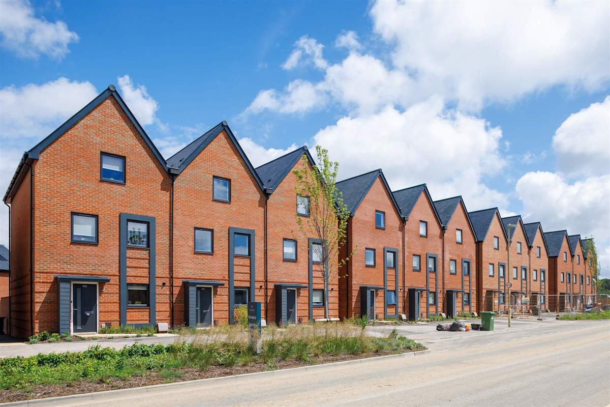 Photos and Video of Whiteley Meadows in Curbridge, HAMPSHIRE