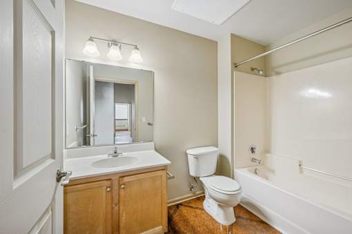 Photos and Video of Commerce Building Apartments in St. Paul, MN