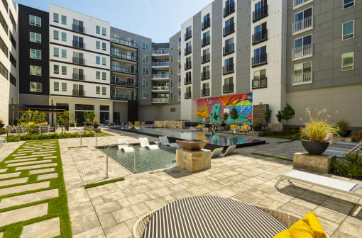 Photos and Video of VISTA Summit Pointe in Chesapeake, VA