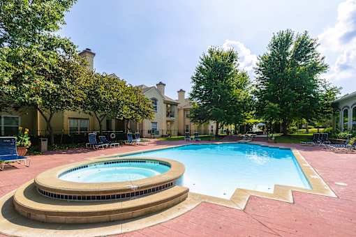 Photos and Video of Enclave At Town Center in Overland Park, KS