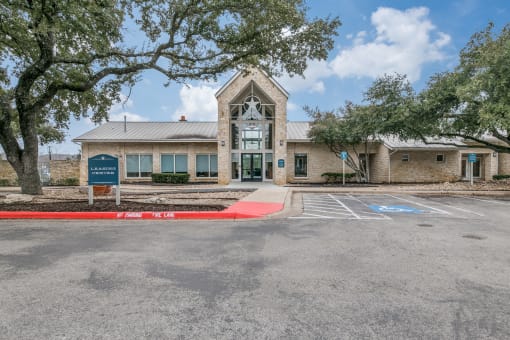 Tech Ridge Apartments Austin | Canyon Ridge | Photos