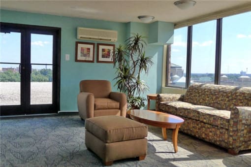 Woodley Park Apartments for Rent | Calvert House