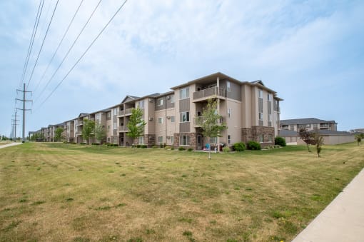 Apartments for Rent in West Fargo, ND | Shadow Bay