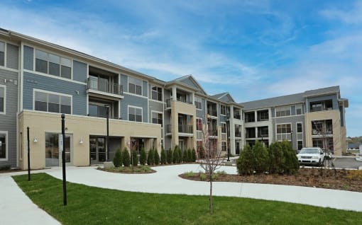 Photos and Video of The Residences Howard Commons /Howard Lofts in ...