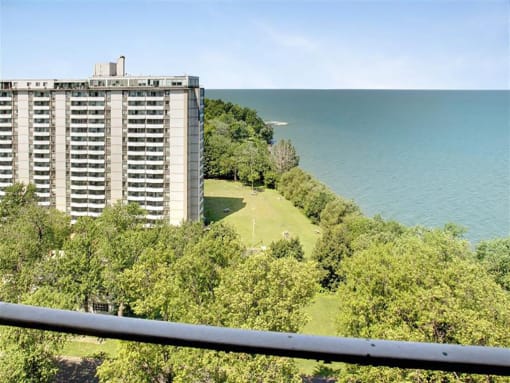 Euclid, OH Apartments | Harbor Crest | Photos