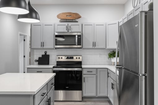 Photos and Video of Thompson Square Apartments in Jeffersonville, IN